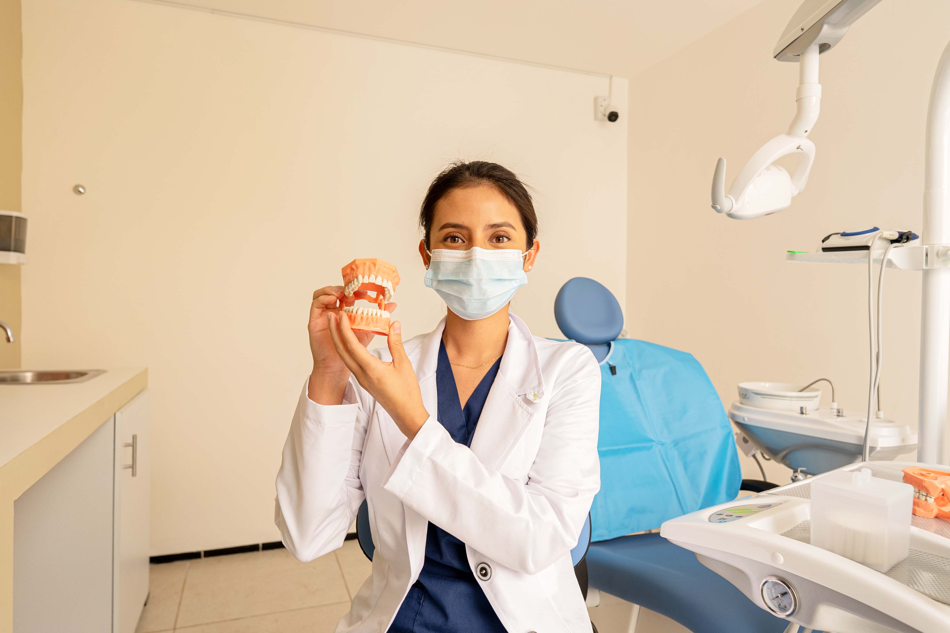 Lura Dent • Clínica Dental | Clínica Dental • Odontología, Ortodoncia ...